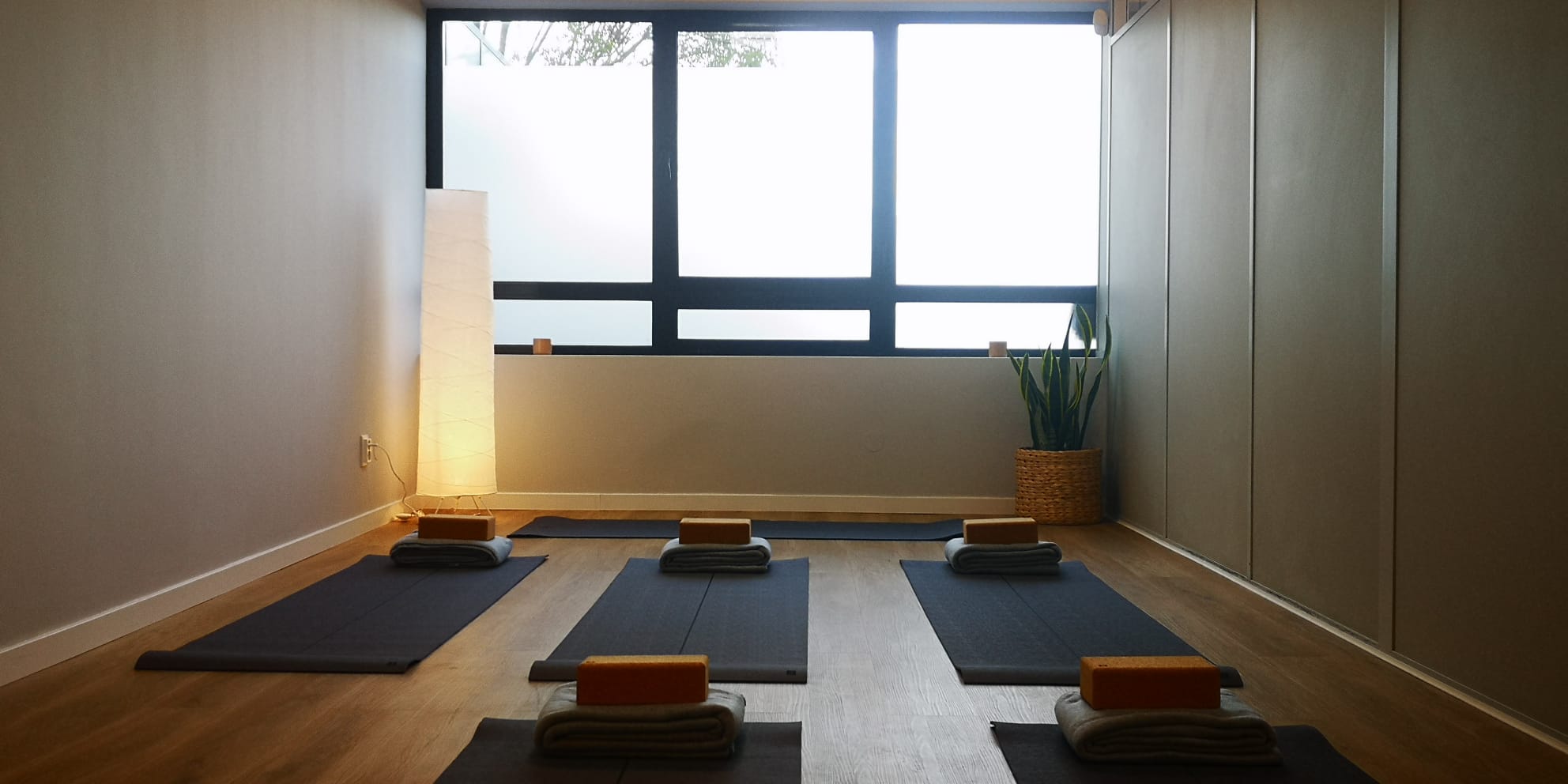 Contactos do ZHI Studio - Yoga e Pilates na Maia